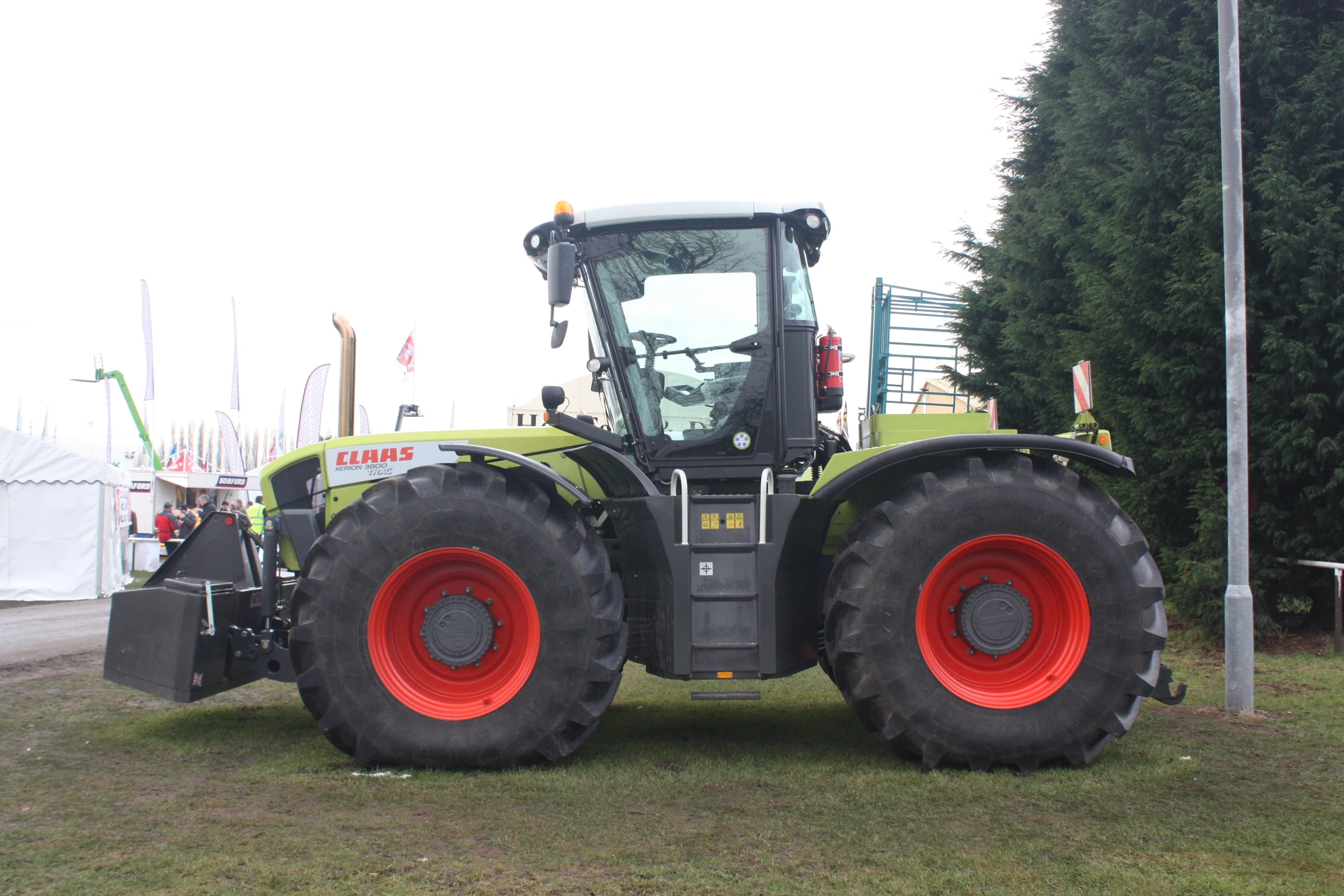 Claas Xerion 3800 - Tractor & Construction Plant Wiki - The classic ...