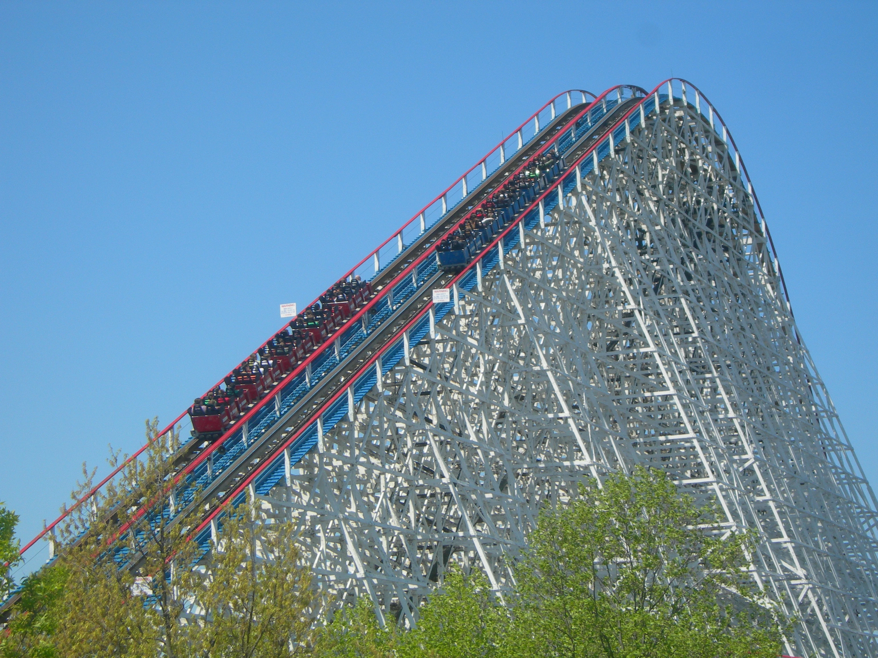 File - American Eagle Lift Hill.JPG - Coasterpedia - The Roller Coaster ...