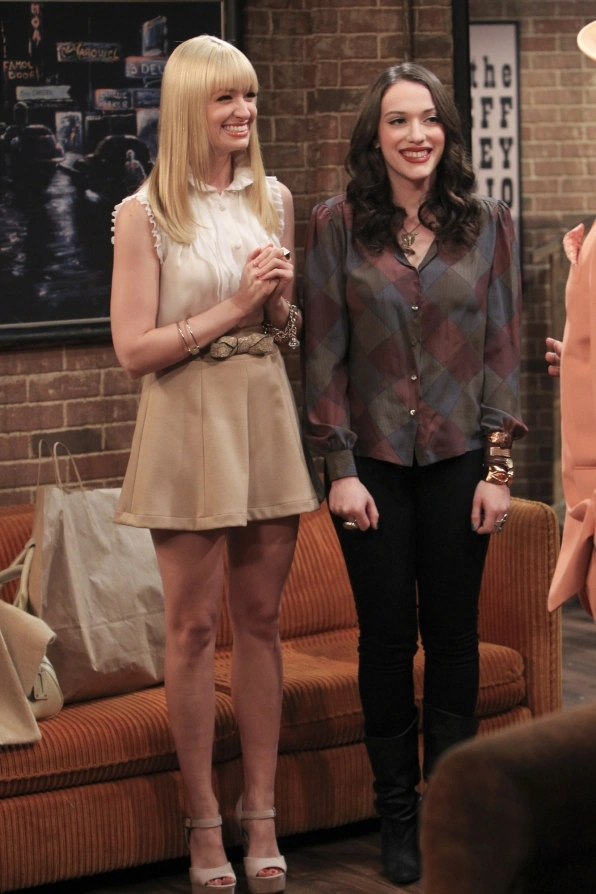 Max-Caroline Relationship - 2 Broke Girls Wiki